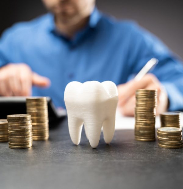 Essix Retainer, How it works and How to Essix Retainer Care